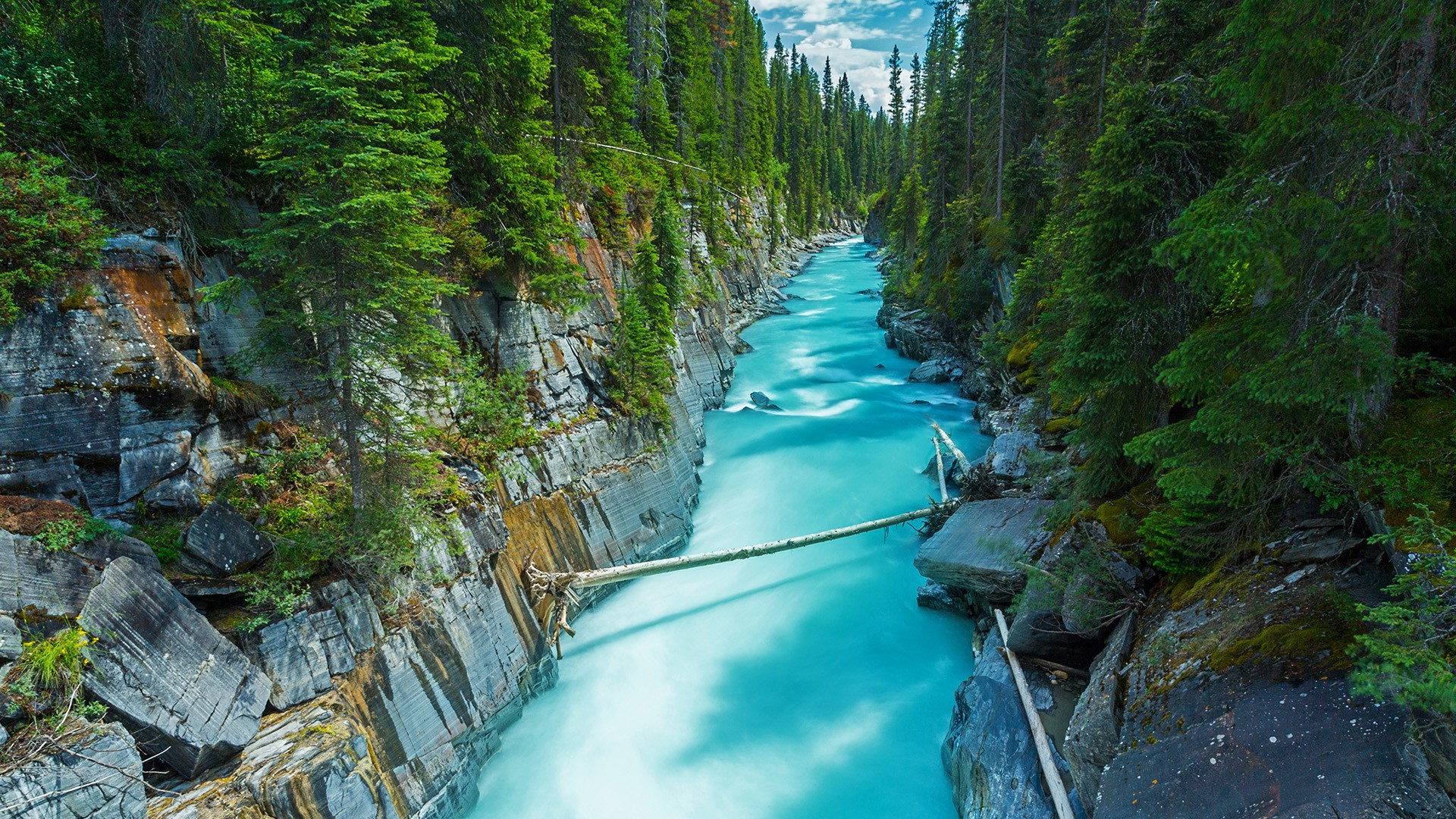 Where can I find the list of past Windows lock screen images ... Where can I find the list of past Windows lock screen images ...